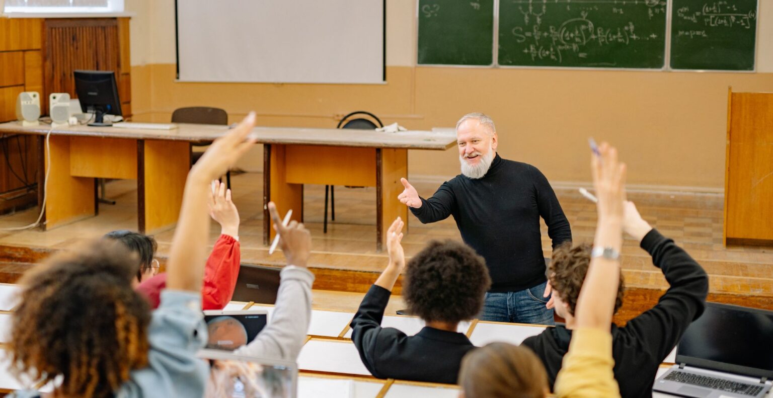 How Many Classes per Semester in College Should You Take in 2025 ...